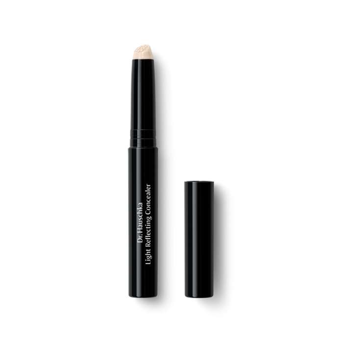 Light Reflecting Concealer for dark circles | Dr. Hauschka
